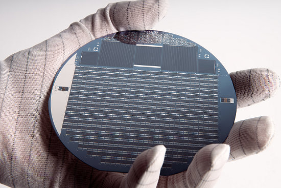 EV Group working with Fraunhofer ISE on next-gen solar wafer bonding ...