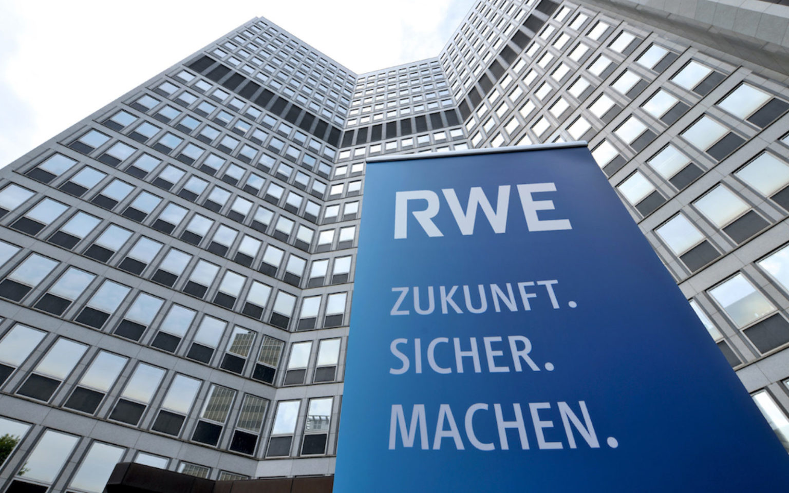 RWE issues new US$2.1 billion bond to chase solar, wind projects - PV Tech