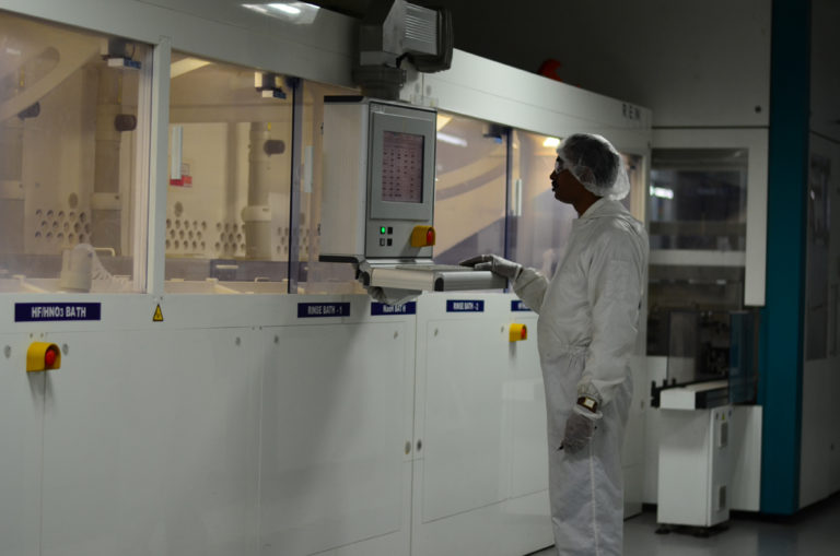 India sets CdTe thin-film module efficiency standards for ALMM