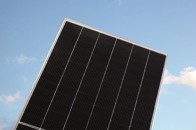 Q CELLS' ‘most powerful solar module ever’ now available in Europe - PV ...
