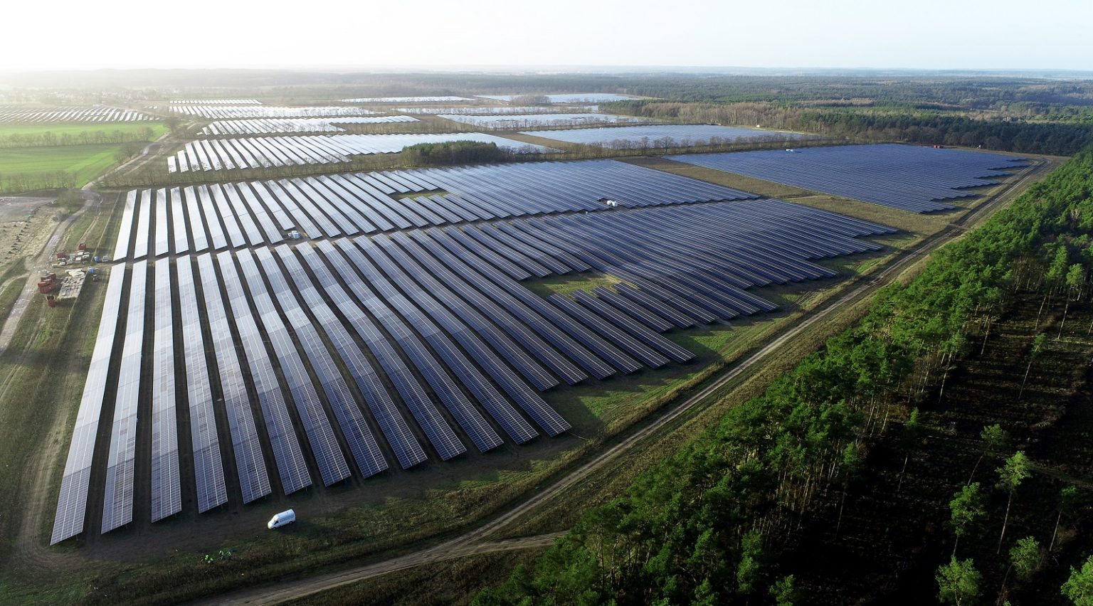 Five key considerations for east-west solar design - PV Tech Five key considerations for east-west solar design - PV Tech