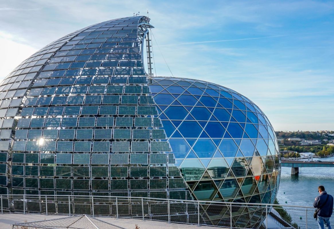 Transforming the Urban Landscape: BIPV and Nature-Based Solutions for a ...