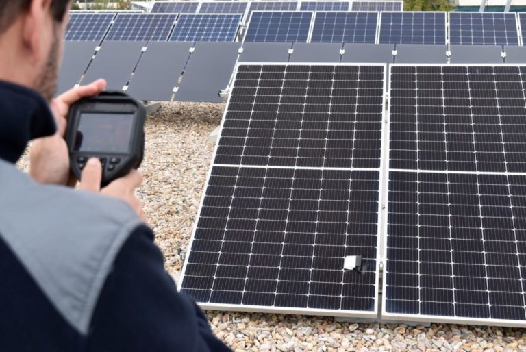 Mismatch voltage & thermal patterns in half-cell bifacial technology ...