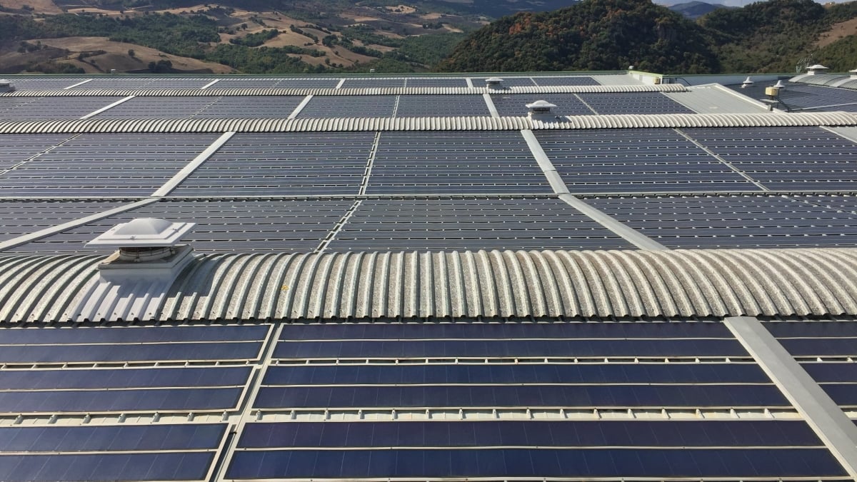 Renewable power generation overtakes fossil fuels in Italy