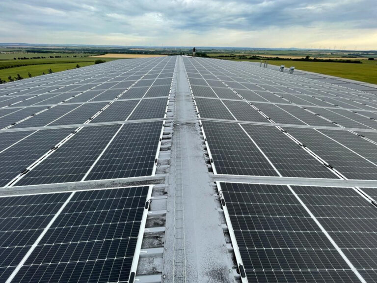Can glassless PV modules help open up the rooftop C&I market?