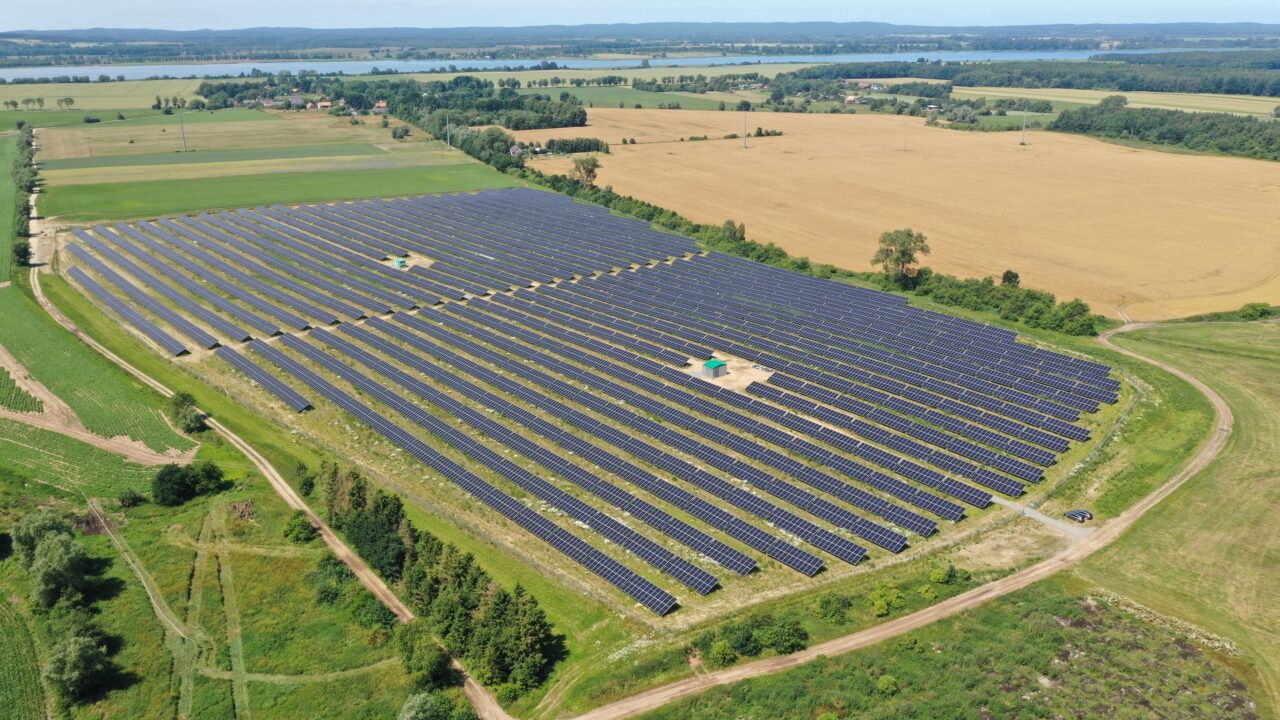 R.Power issues €122 million in green bonds for solar and storage - PV Tech