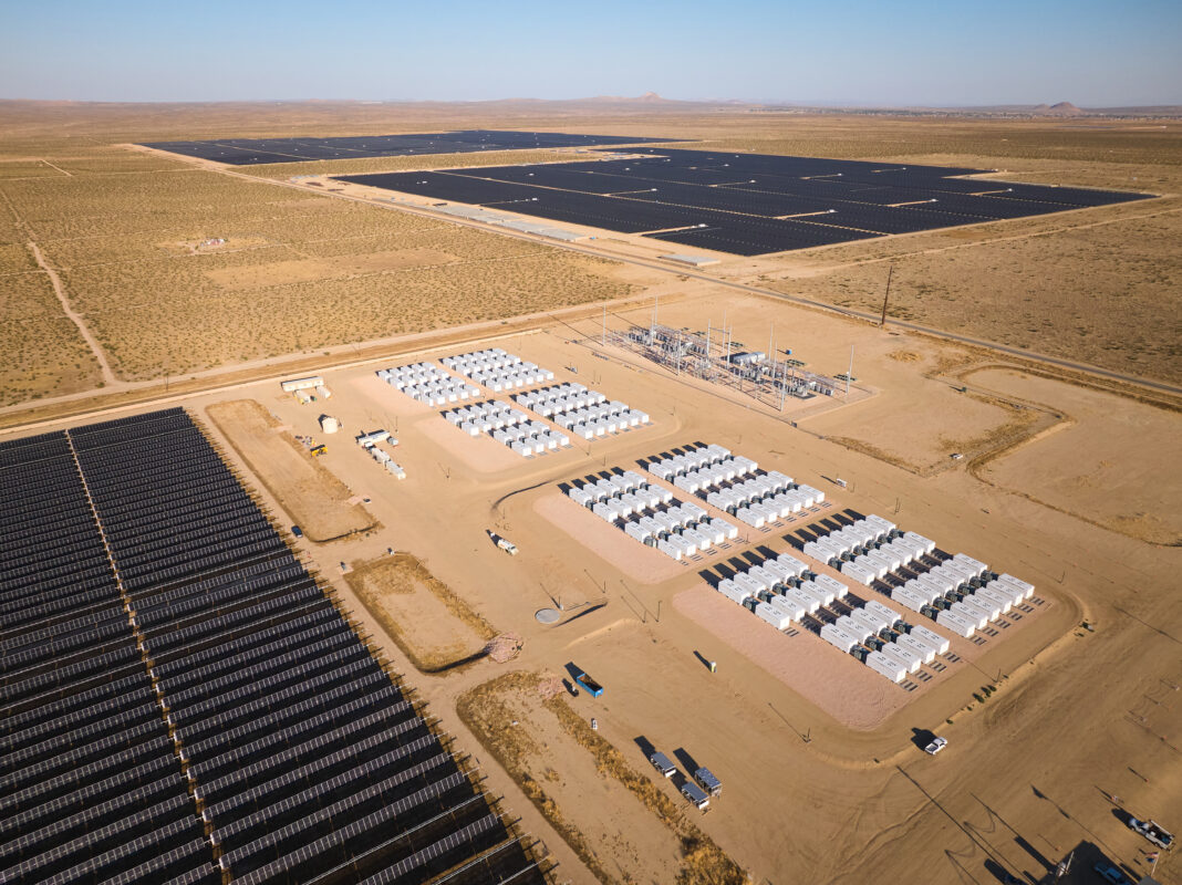 Arevon powers up 384MW California solar-plus-storage site